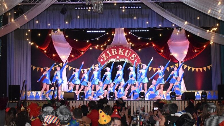 Gardetanzkostüme für die Sternchengarde des RC03 Worfelden e.V. - Viele schaffen mehr