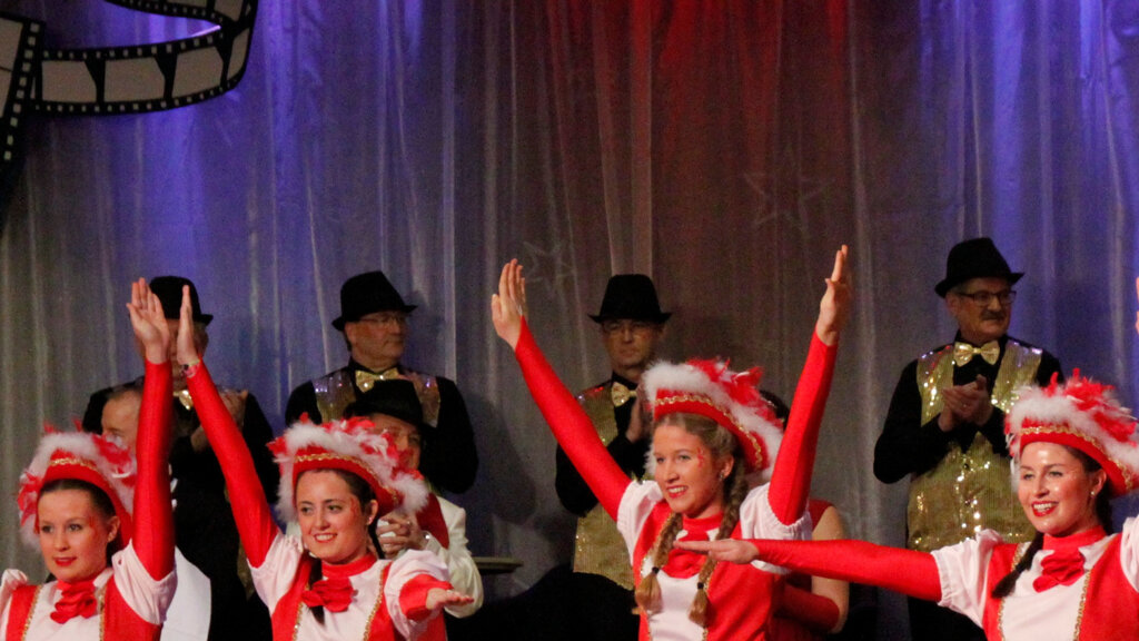 Gardekostüme für die Große Garde - Viele schaffen mehr