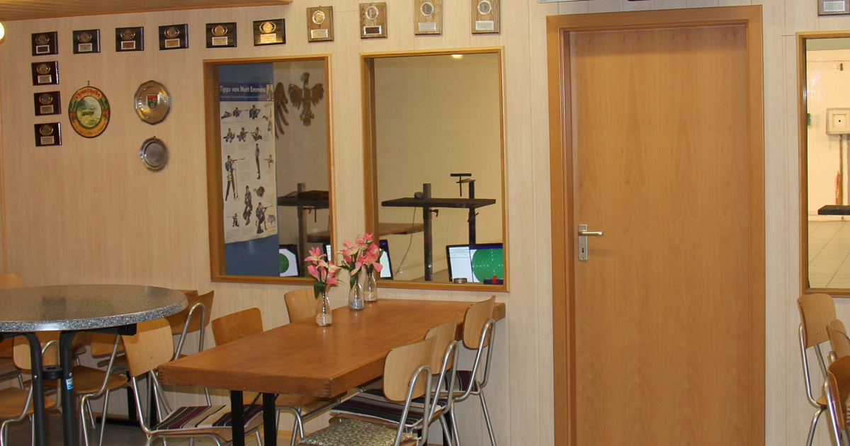 Neue Stühle für Aufenthaltsraum - Viele schaffen mehr