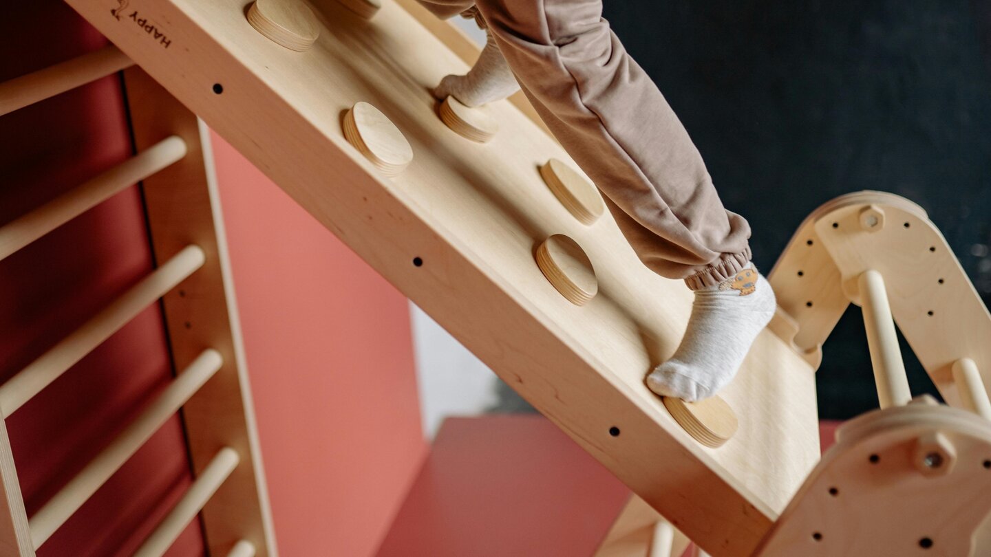 Holzspielgeräte für die Kindergärten in Heuchelheim und Kinzenbach ...